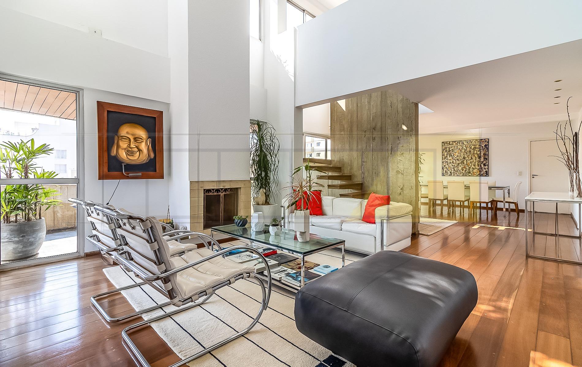 Casas Bacanas | COBERTURA EM PRÉDIO ASSINADO EM MOEMA - CB16014